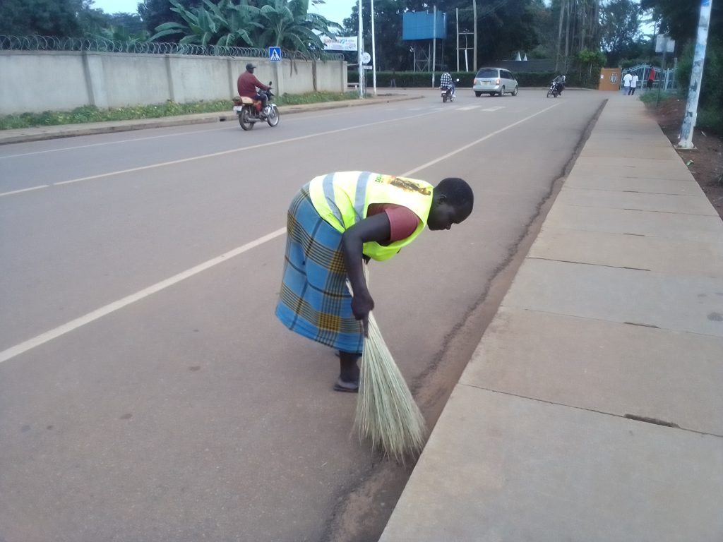 UGANDA: FROM ROAD GANGS TO GARDEN-GULU WOMEN EMBRACE URBAN FARMING ...
